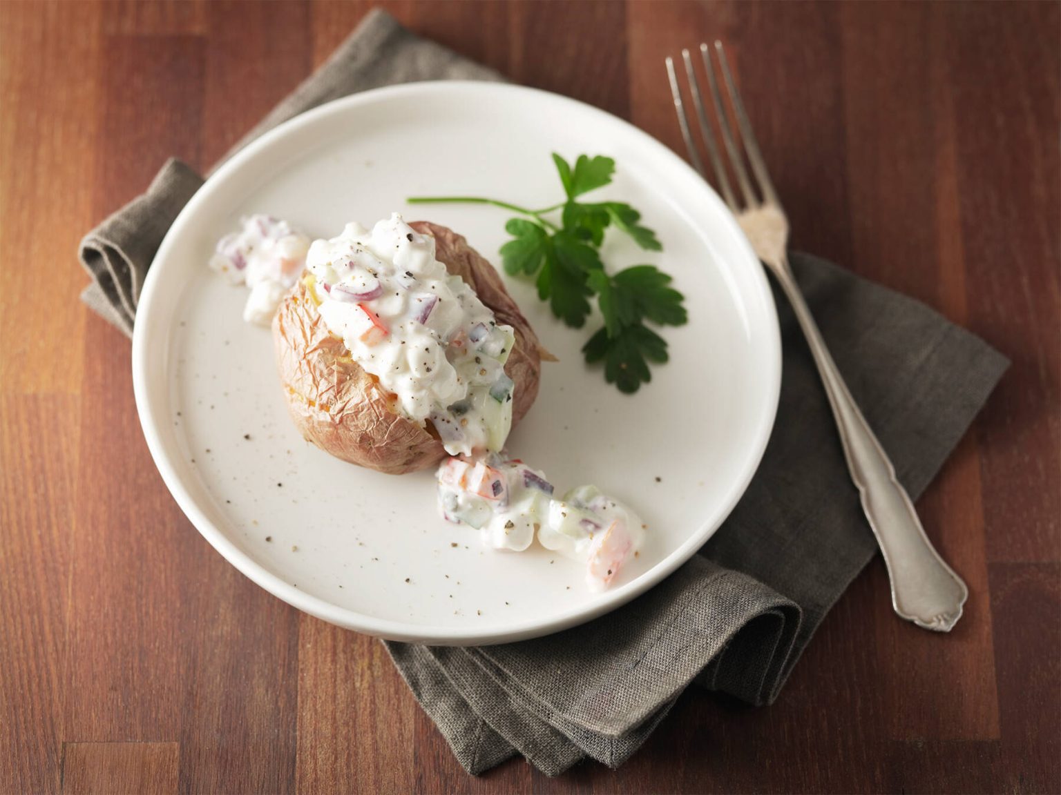 Raejuusto-kasvistäyte uuniperunoille - Valio