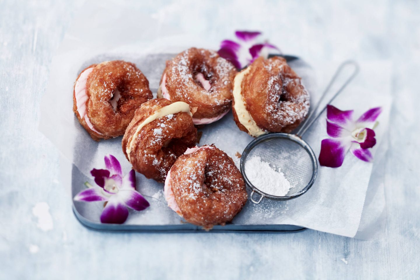 Donitsit pellillä ja helpot kuorrutukset - Valio