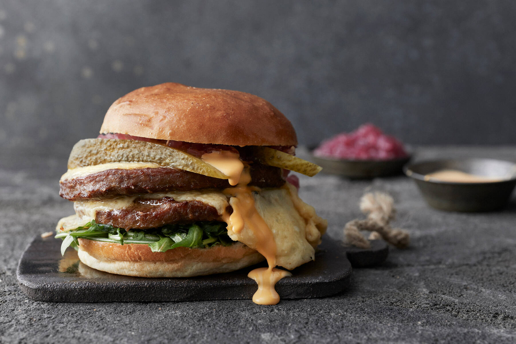 Tupla cheddar burgeri - Valio Aimo