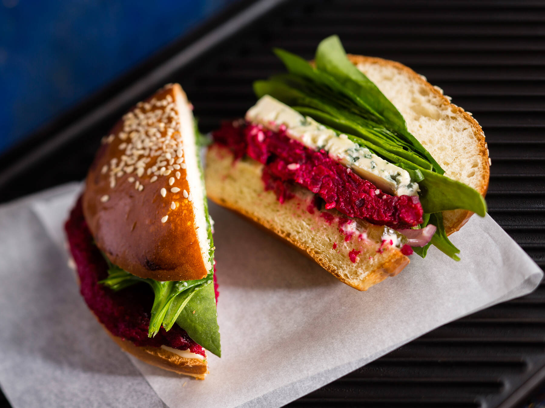 AURA-kasvisburgeri - Valio Aimo